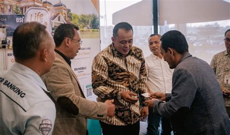 Aulia Rachman Pemko Medan Bantu Dan Permudah Iklim Investasi