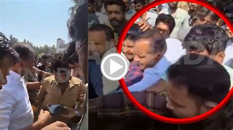 Ut Khader Viral Video ಸ್ವೀಟ್ ಸ್ಪೀಕರ್… ಅಪಘಾತ ಸಂಭವಿಸಿದಾಗ ಆಪತ್ಭಾಂದವನಾಗಿ ಹಾಜರ್ ಆದ ಯು ಟಿ ಖಾದರ್