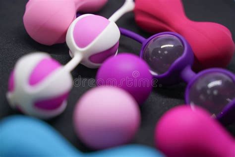 Objetos De Sexo Brillantes En Fondo Del Estudio Muchos Juguetes Foto De Archivo Imagen De