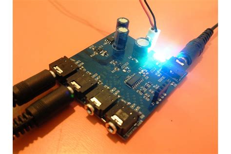 Analog Multiplexer And Demultiplexer