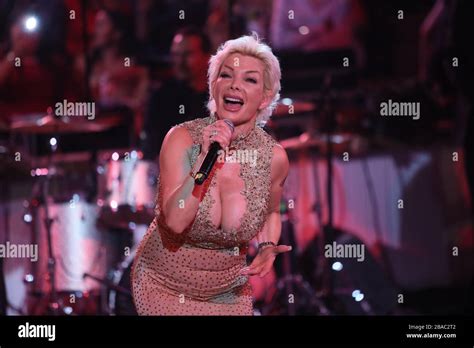 Marisela During Her Concert In The Palenque Of Expogan Sonora 10 May