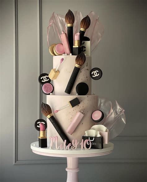 Glamorous Makeup Cake