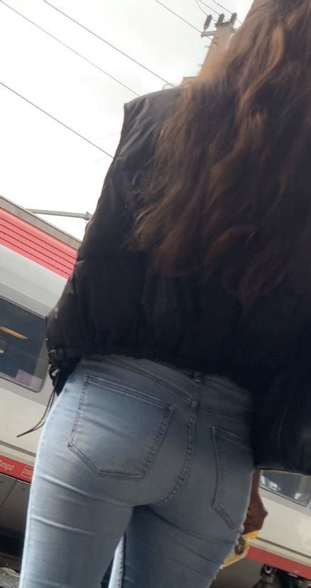 Tight Jeans Ass At Train Station Tight Jeans Forum