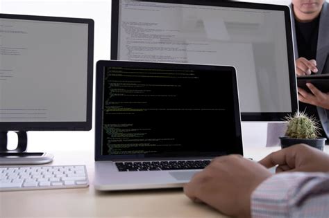 Premium Photo Programmer Working Developing Programming Technologies