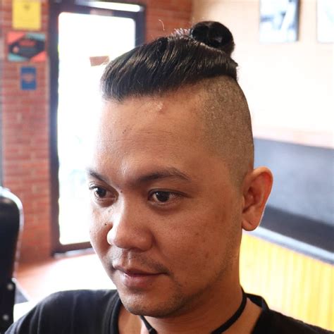 34 Man Bun Undercut Styles