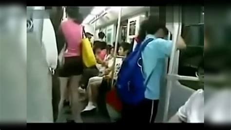 我们班男生喜欢摸下面班里男生一直㖭女生 伤感说说吧