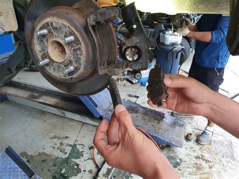 브레이크 밟을때 소리 왜 나는지 원인을 알아야 해결하죠 네이버 블로그