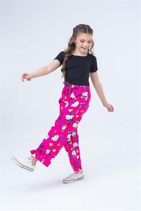 Conjunto Calça Hello Kitty Pink Usemicarmela