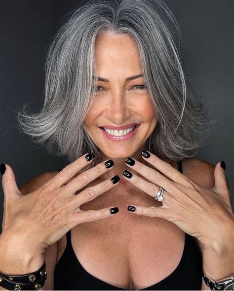 Pin By Gisela Esmeralda Silva On Beautiful Gray Hair Beautiful Gray