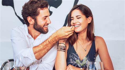 7 Commitments Happy Couples Make Any Time Their Relationship Hits The