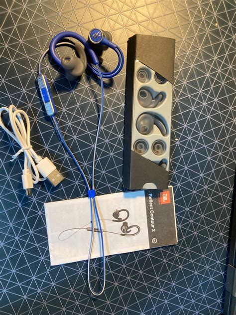 Jbl Reflect Contour Audio Earphones On Carousell