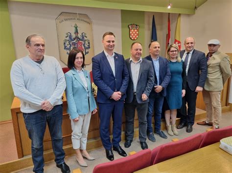 Uoči Manjinskih Izbora Svi Rezultati Su Unaprijed Poznati —