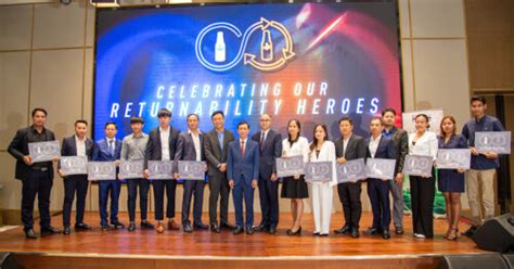 សហគមន៍ធុរកិច្ចកម្ពុជាអបអរសាទរវីរជនដែលនៅពីក្រោយយុទ្ធនាការប្រមូលដបត្រឡប់មកវិញ Khmernote