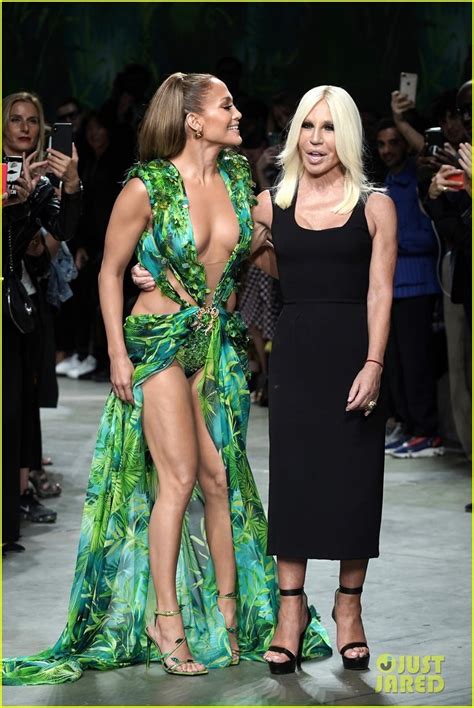 Photo Jennifer Lopez Tells Story Behind Versace Green Dress 12 Photo 4356587 Just Jared