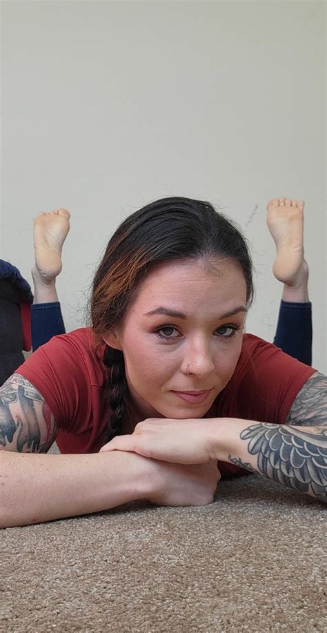 Goddess Bunny Foot Adoration Foot Fetish Directory And Foot Fetish