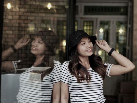 Mirror Reflection Photo Pose