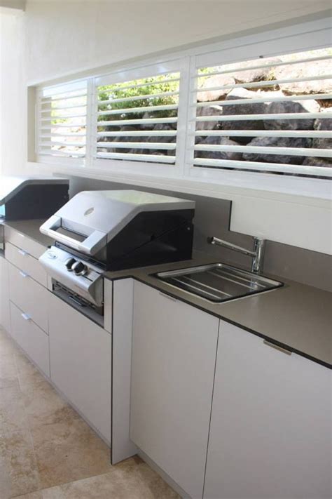 Modern White Outdoor Kitchen Astoria Designs
