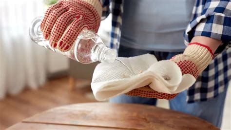 How To Remove Acrylic Paint From Various Surfaces Effectively The Iambic