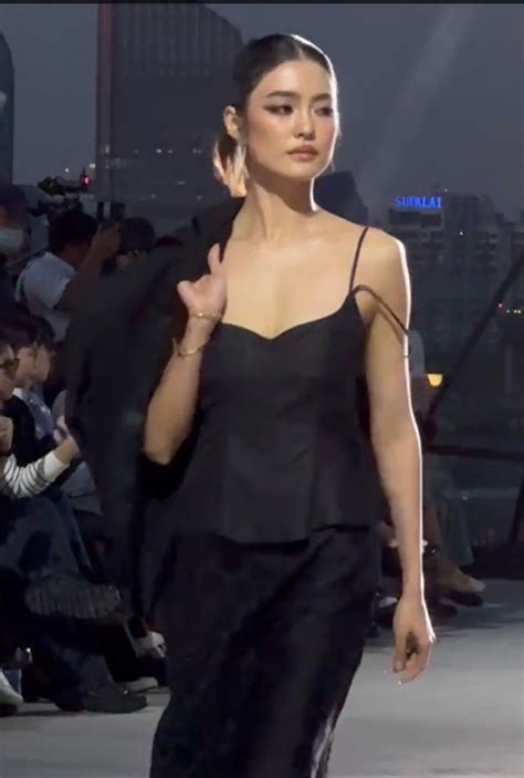 “โยเกิร์ต” ออกงานแรกหลังหย่า สวย เชิด เริ่ด เสียงปรบมือให้กำลังใจเพียบ คลิป