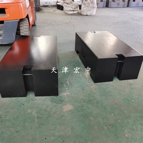 M1级20公斤25kg铸铁砝码20kg砝码锁形1吨2t标定砝码电梯配重砝码 阿里巴巴