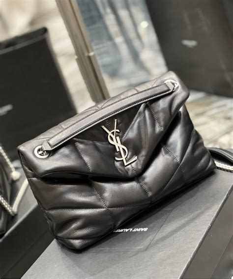 Жіночі сумки Yves Saint Laurent в Україні.