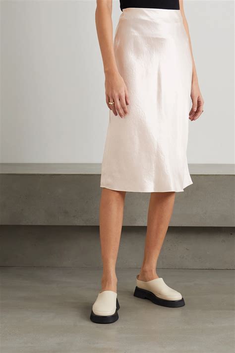 10 Looks That Prove Knee Length Skirts Are In This Summer Who What Wear