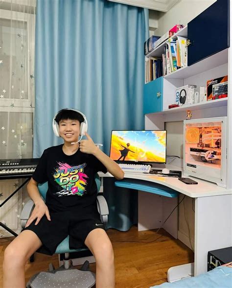 Жиргээчин Жиргээчин Added A New Photo