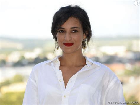 Cam Lia Jordana Seins Nus En Marianne Pour La Couverture De L Obs