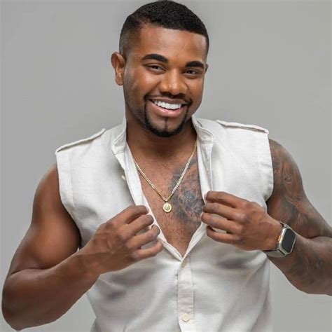 Davi Passando Para Deixar Um Bom Dia E Já Está Dando Um Passeio Por