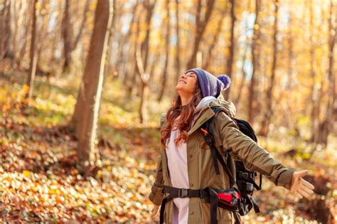 4 ПРИЧИНИ ЗА ДА СЕ ПРОШЕТАТЕ ВО ШУМАТА ОВАА ЕСЕН Мисли