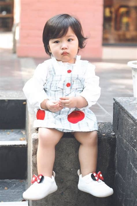 ဆောင်းတွင်း မနက်ခင်းလေးမှာ ချစ်စရာကောင်းတဲ့ သမီးလေး Treasure လေးရဲ့