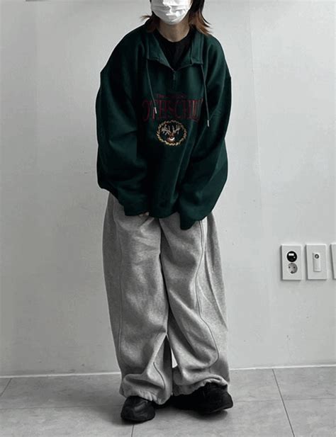 [고퀄리티] 빈티지룩 넥워머 사슴 자수 기모 맨투맨 에이블리