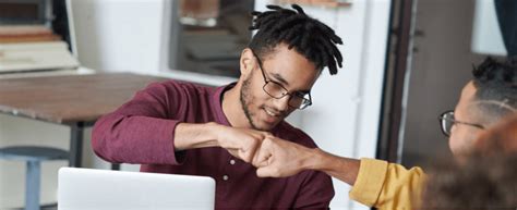 What Is A Peer Recognition System Employee Engagement And Incentives