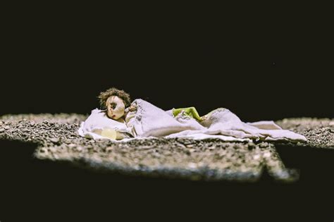 სინათლისა და სიბნელის თანაარსებობა Theatrelifege