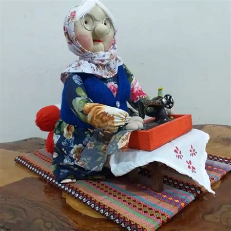 خرید و قیمت مادر بزرگ خیاط از غرفه هنرکده طرلان