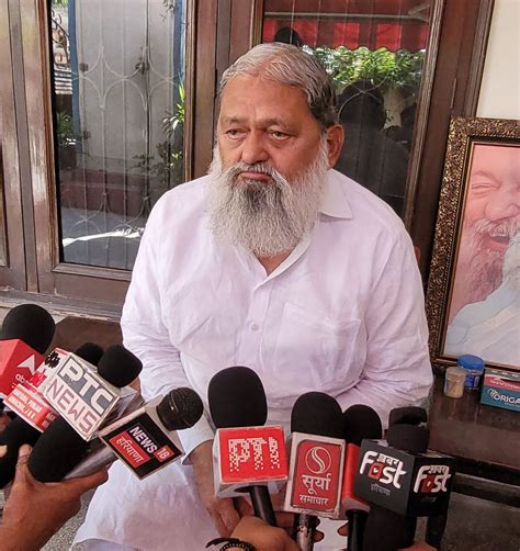 शहीदों को श्रद्धांजलि देते पूर्व सीएम बैसाखी पर की गुरुघर में सेवा
