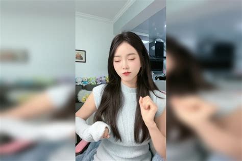 装甜妹好累 还好我是真甜妹