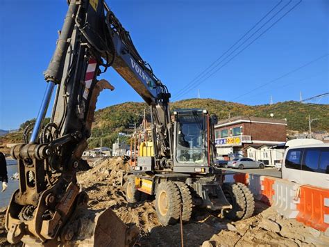 중장비 굴삭기 지게차 버스 화물차 Ai카메라 4채널 블랙박스 부산 경남 양산 울산 포항 전 지역 출장 방문설치 볼보6w 2대 네이버 블로그
