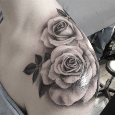 Rose Shoulder Tattoo Designs At Edward Criss Blog