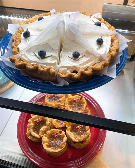 Seohopie 오늘의 메뉴 안내 🍎사워 크림 애플파이 🍎그릭 요거트 크림 애플파이 🍎브리티시