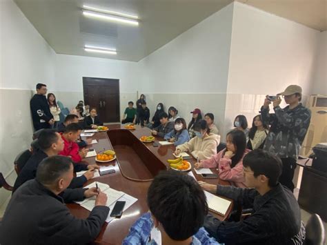 饮食服务中心与学生会权益部联合举办走进食堂活动 河北地质大学后勤集团