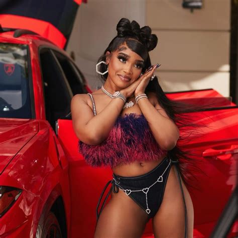 6 Hot Sexy Lebra Jolie Bikini Pics