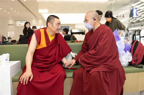 桑吉佛網 Sanchitv 直貢噶舉不共護法——阿企護法傳 阿企秋吉卓瑪是佛陀教法的大護法。她是金剛瑜珈女，亦即諸佛智慧和事業的化現。她是