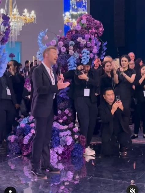 Ronan Keating Nyanyi When You Say Nothing At All Di Resepsi Pernikahan