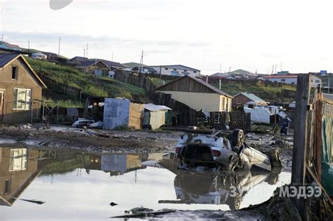 ФОТО Үерт өртсөн айлуудыг нүүлгэн шилжүүлж байна