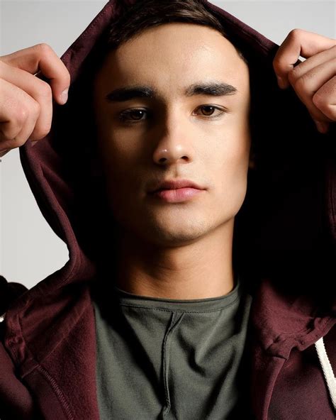 Последние дни как то совершенно нет букв Но сейчас подумалось мне что