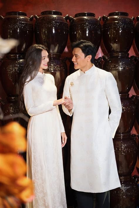 Bùi Tiến Dũng Cùng Vợ Tây Khoe ảnh đẹp Lung Linh đón Tết