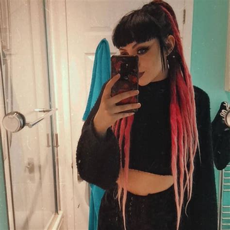 40 Tantalizing Gothic Hairstyles To Vamp Up Your Look