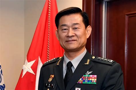 «Рёнхап Президент Южной Кореи принял отставку министра обороны