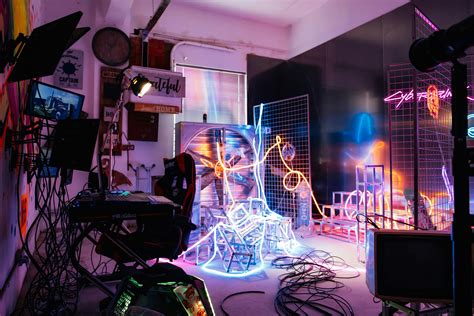 คลังภาพถ่ายฟรีของ กระจายเสียง กิ้งก่ามอนิเตอร์ คน ความคิดสร้างสรรค์ ความบันเทิง ความผิดพลาด